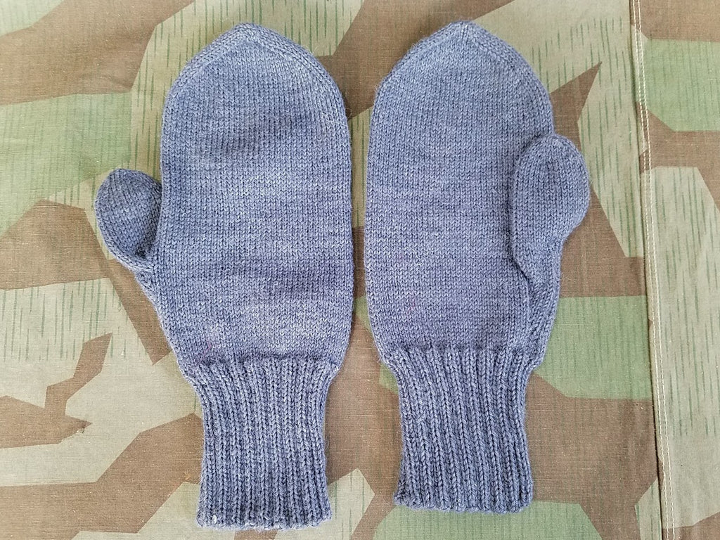 Vintage 1940s German Large Size Blue Gray Knit Mittens