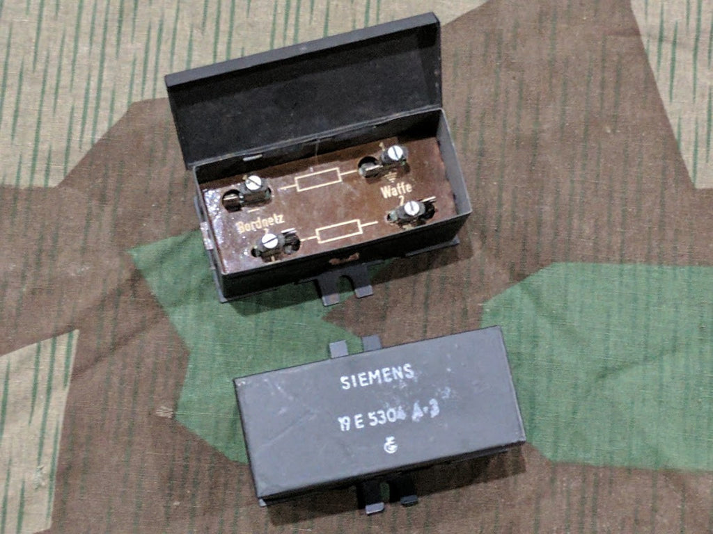 Siemens Luftwaffe Gun Fuse Box?